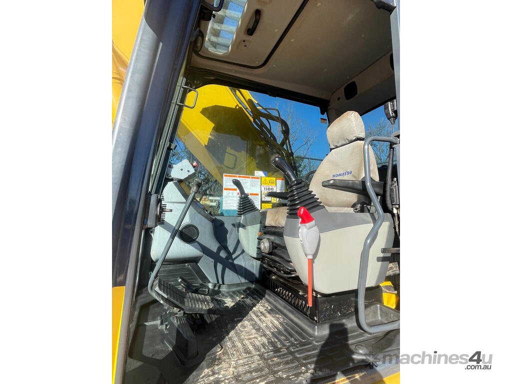 Used 2018 komatsu PC300 LC-8MO Excavator (880218)
