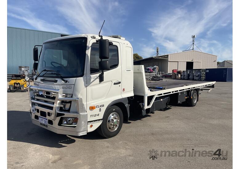Buy Used Hino 2022 Hino 500 FD 4x2 Tilt Tray Trucks (1115919) - Listed on Machines4u