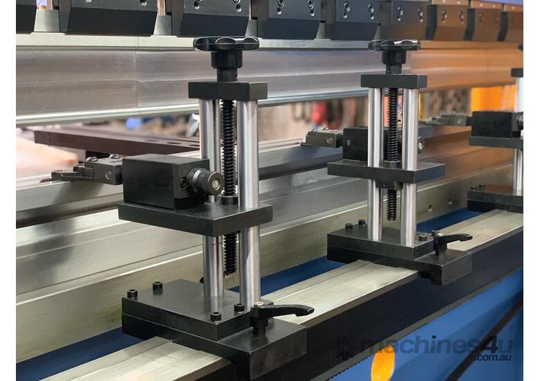 New 2020 steelmaster 3200mm x 135Ton Graphical 2 Axis CNC Servo Driven ...