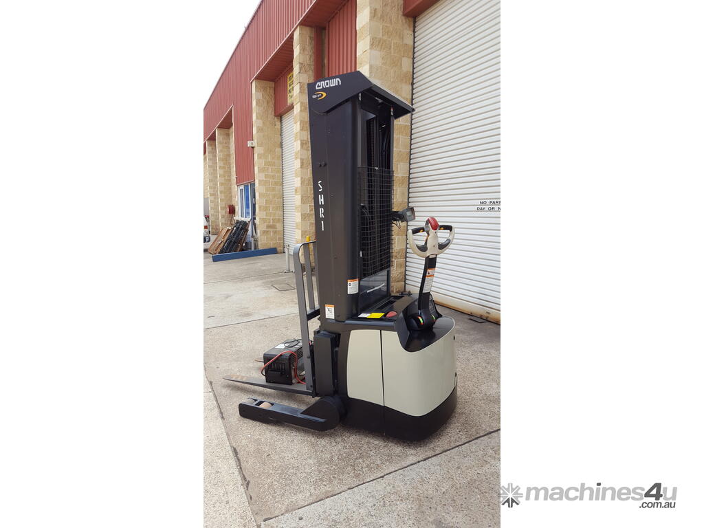 Hire Crown FORKPAC - CROWN SHR5540 WALKIE STACKER Walkie Stackers in ST ...