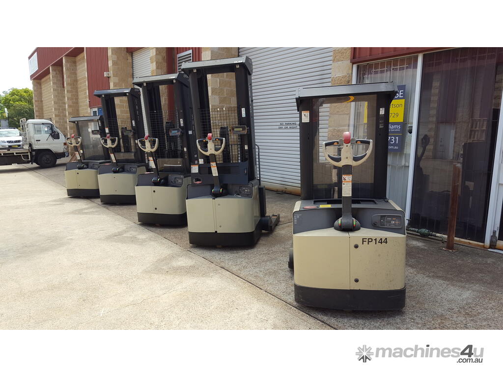 Hire Crown FORKPAC - CROWN SHR5540 WALKIE STACKER Walkie Stackers in ST ...