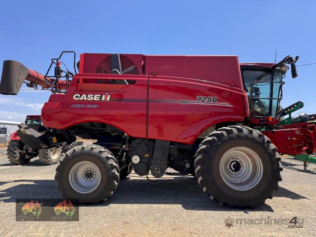 Used Case IH 8901 Case -IH 7250 Combine with 40ft MacDon D140 Front on ...