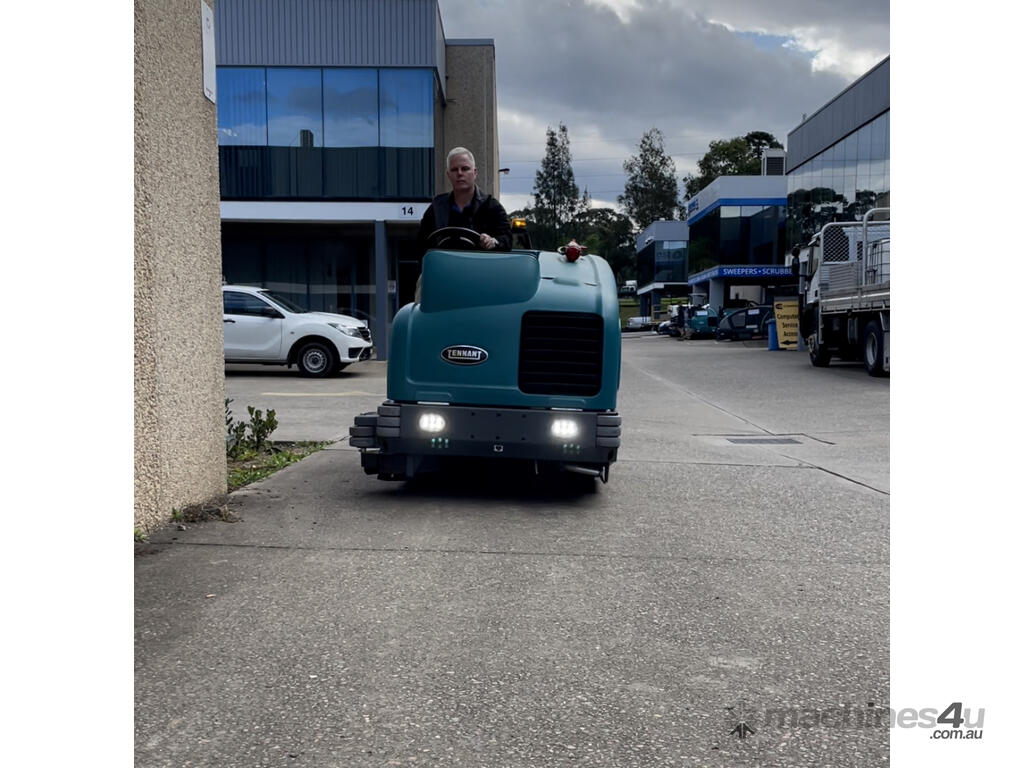 New tennant T20 Ride On Scrubber (784502)