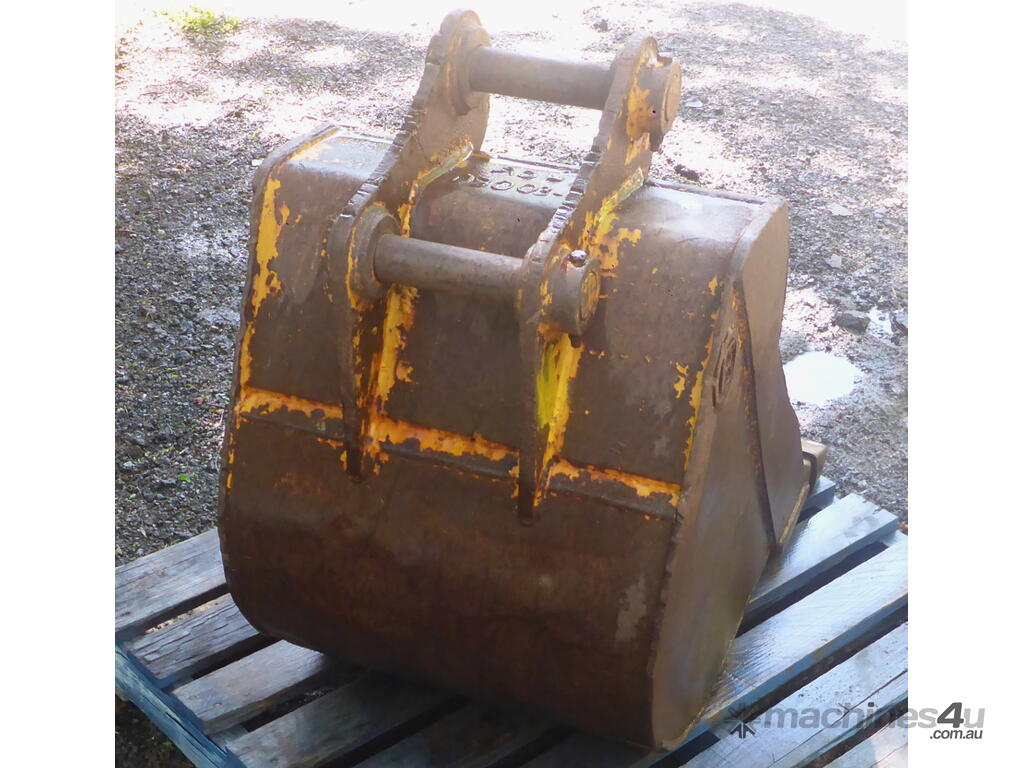 Used 4-9 ton 50mm pin 600mm GP Digging Trenching Bucket Excavator Excavator Bucket in PULLENVALE ...