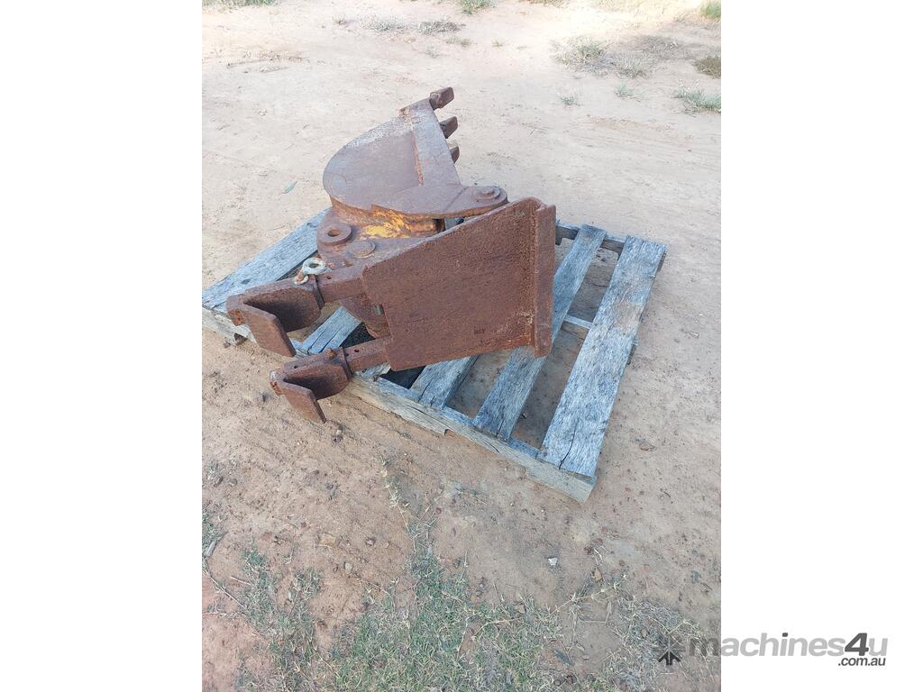 Used Trenching Bucket 300MM Skid Steer Buckets (1077620)