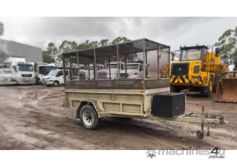 Buy Used 2011 classic trailers 2011 Classic Trailers Dual Axle Box ...