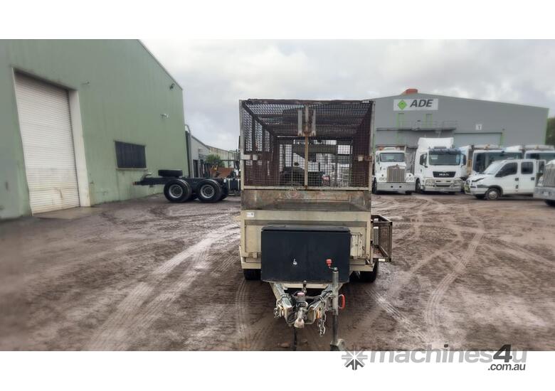 Buy Used 2011 classic trailers 2011 Classic Trailers Dual Axle Box ...