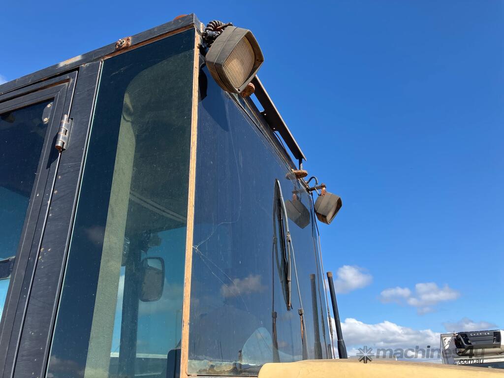 Used Caterpillar CS563E (1115220) - Listed on Machines4u