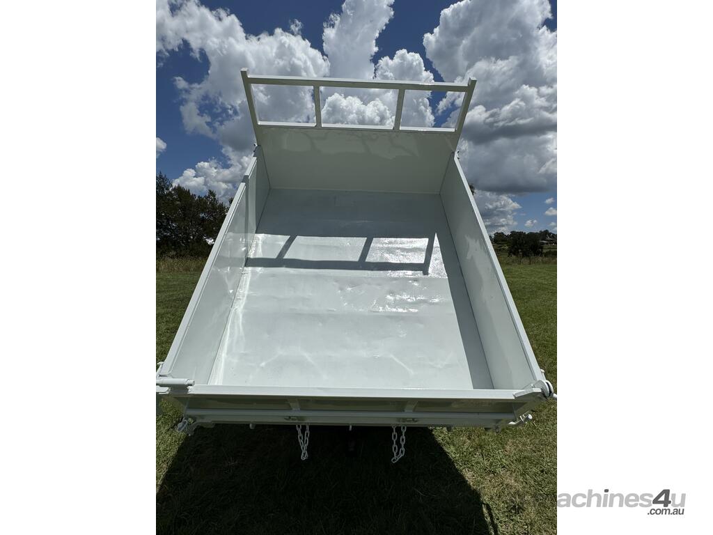 Buy Used 2014 Mitsubishi CANTER 515 Tipper Trucks in INVERELL, NSW (1060921)