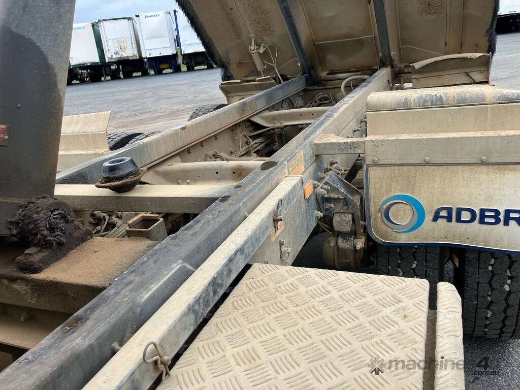 Buy Used 2005 trident 2005 Mack Trident Tipper Trucks (1110921) - Listed on Machines4u