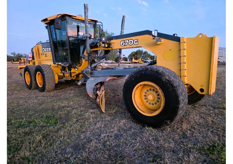 Used 2011 John Deere 670G Grader (1134921) - Listed on Machines4u