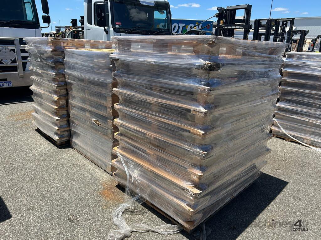 Used 30 Pallets in 3 Stacks (1201421)