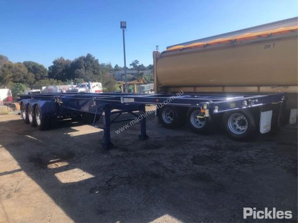Buy Used howard porter HP TRI 470 Flat Top Trailer in , - Listed on ...