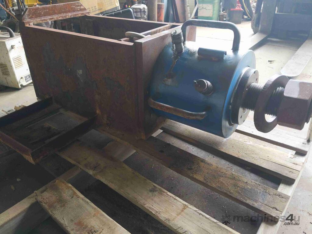 Used IHS IHS Hydraulic Ram (914921)