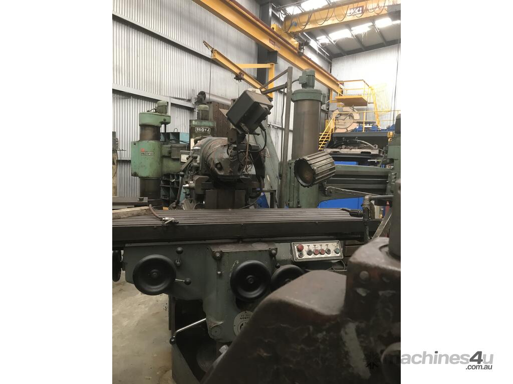 Used huron LOT 75 Huron mu6 tool room mill Milling Machine (1025322)