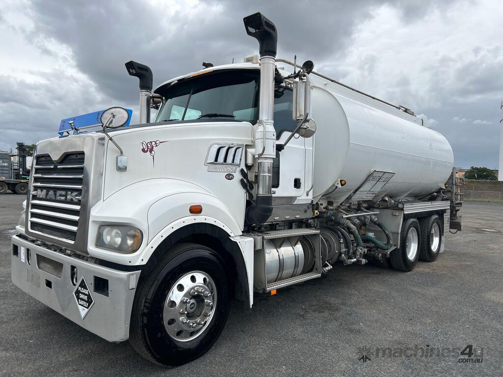 Buy Used 2013 trident 2013 Mack Trident Fuel Tanker Trucks (1148923) - Listed on Machines4u