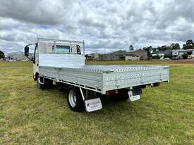 Buy Used 2016 Hino 2016 Hino 300 SERIES 616 MEDIUM AUTO Pantech Pantech ...