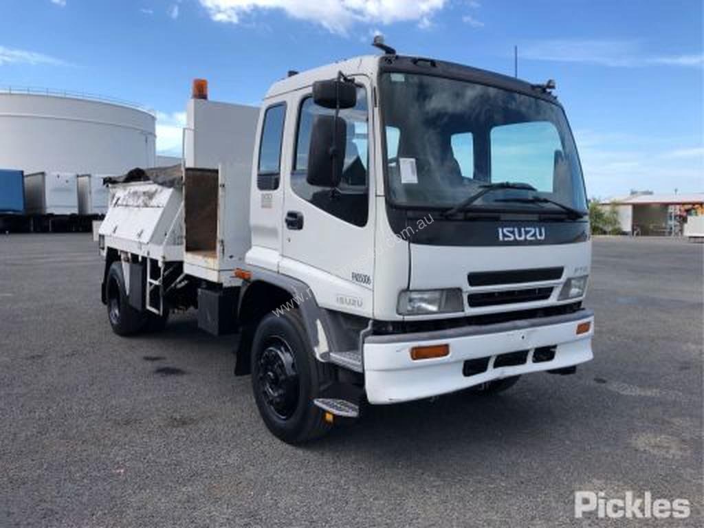 Buy Used Isuzu FTR 900 MEDIUM Dual Cab Trucks in , - Listed on Machines4u