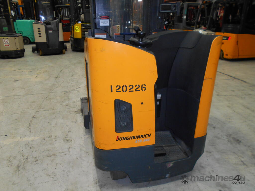 Hire jungheinrich FORKPAC - JUNGHEINRICH ETR-340 RIDE ON REACH TRUCK ...