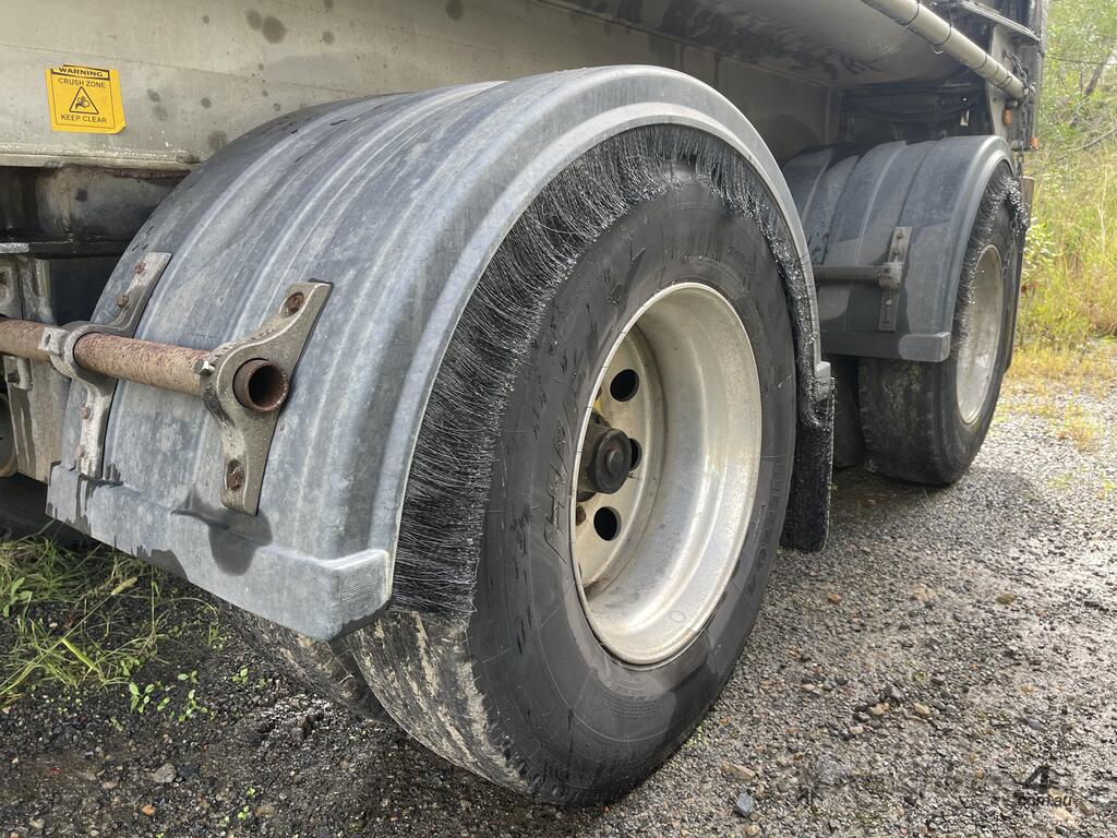 Buy Used 2003 lusty 2003 Lusty EMS Bogie Axle Enclosed Tipping B Trailer Trailers in Milperra, NSW