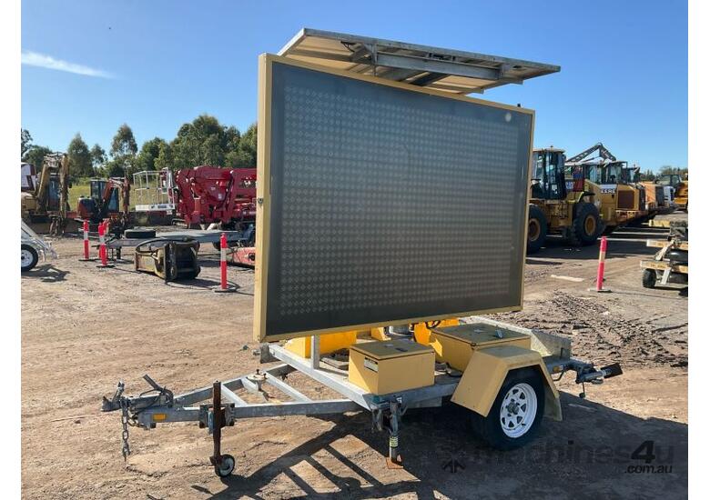 Buy Used 2013 Safe Roads 2013 Safe Roads F1504001C Single Axle Sign ...