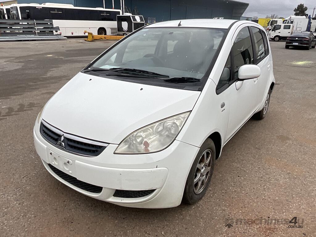 Buy Used 2007 Mitsubishi 2007 Mitsubishi Colt Petrol WOVR - Repairable ...