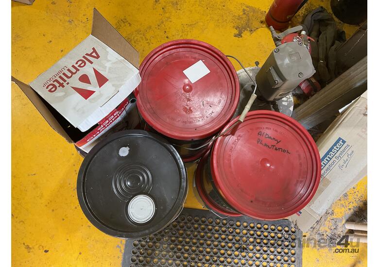 Used Grease and Pump (1075625) - Listed on Machines4u