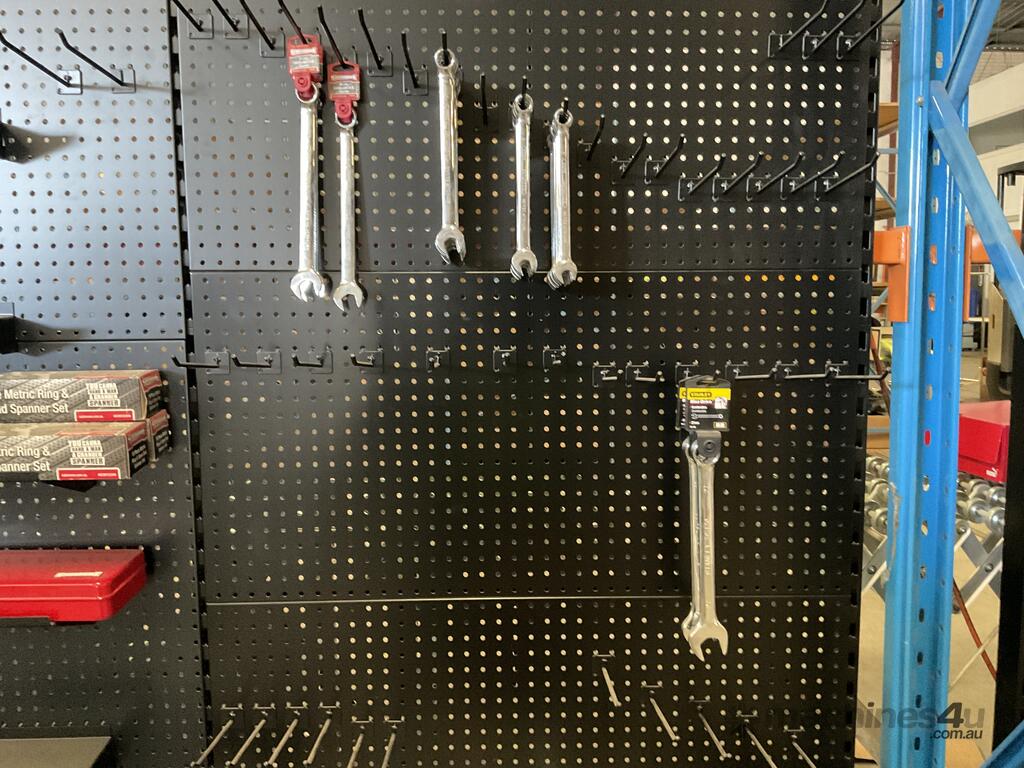 Used Miscellaneous Contents On Shelves Only (1098425)