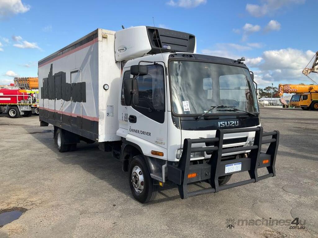 Buy Used 2004 Isuzu FRR550 Tipper Trucks in , - Listed on Machines4u