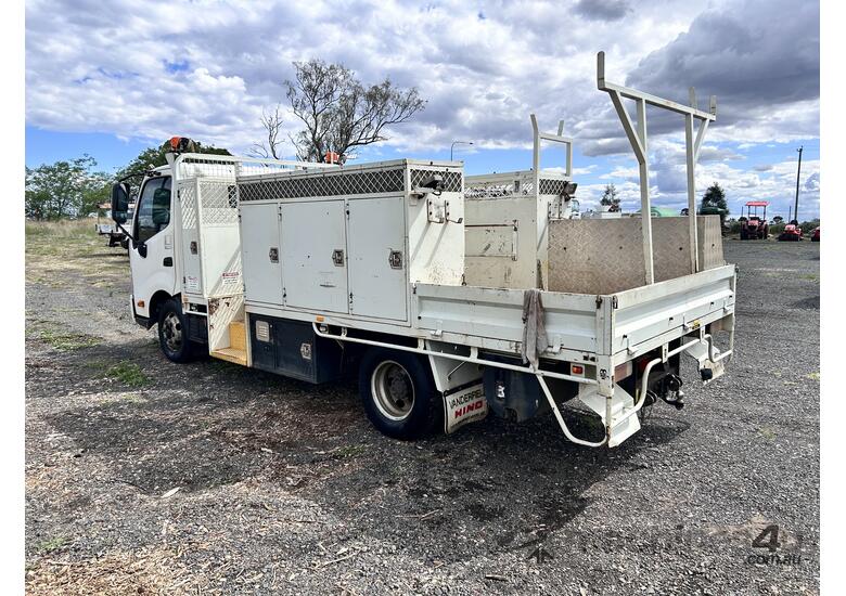 Buy Used 2015 Hino 2015 Hino 300 2 C Cab Wide 2 4x2 Service Truck Trucks (1035027) - Listed on ...