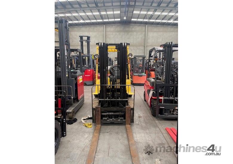 Used 2004 hyster Hyster gas forklift with container mast Forklifts and ...