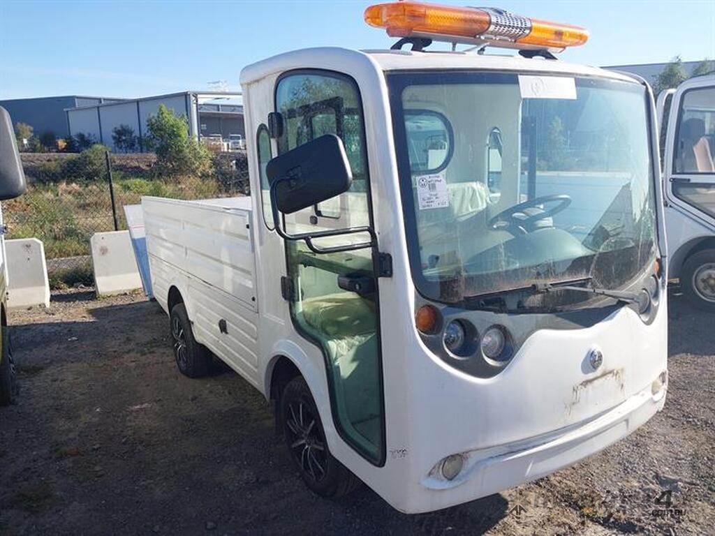 Buy Used LVTong LT-S2 B HY6 Trucks (1104027)