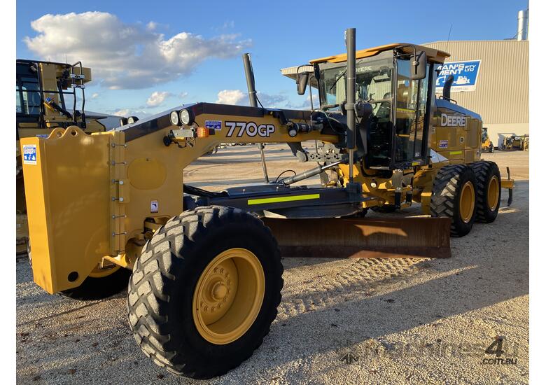 Used 2014 John Deere 2014 John Deere 770GP Grader Grader in , - Listed ...