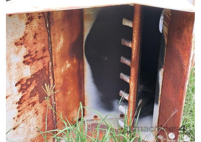 Used Extraction Box On Stand (1054128) - Listed on Machines4u