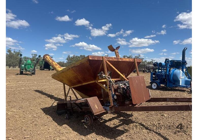Used custom Hopper for loading planes located at Walgett (1084928) - Listed on Machines4u
