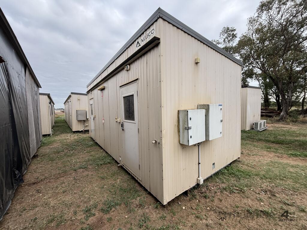 Used atco 24 ft Padded Security Cells (1117129)