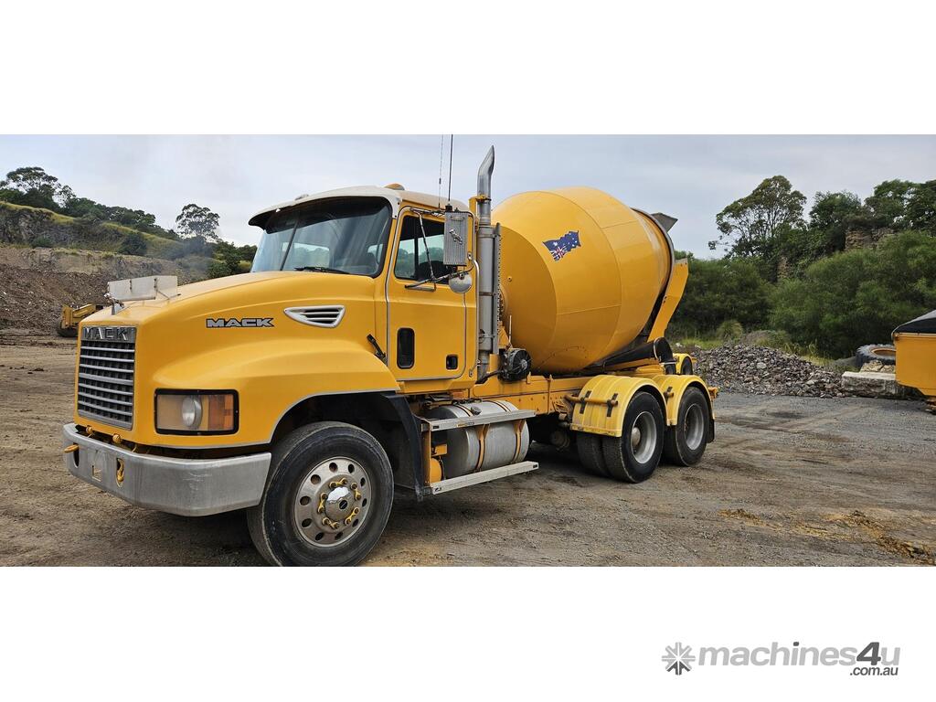 Buy Used 1999 Mack CH Trucks (1118203)