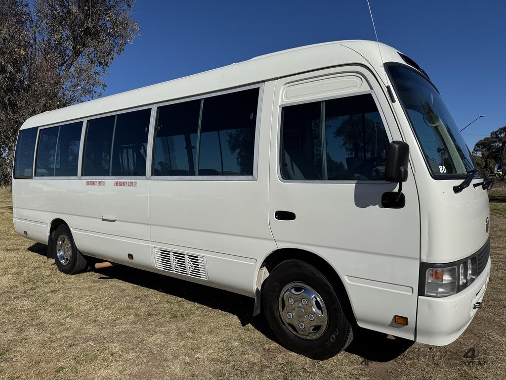 Buy Used 2000 Toyota COASTER Mini bus (1078130)