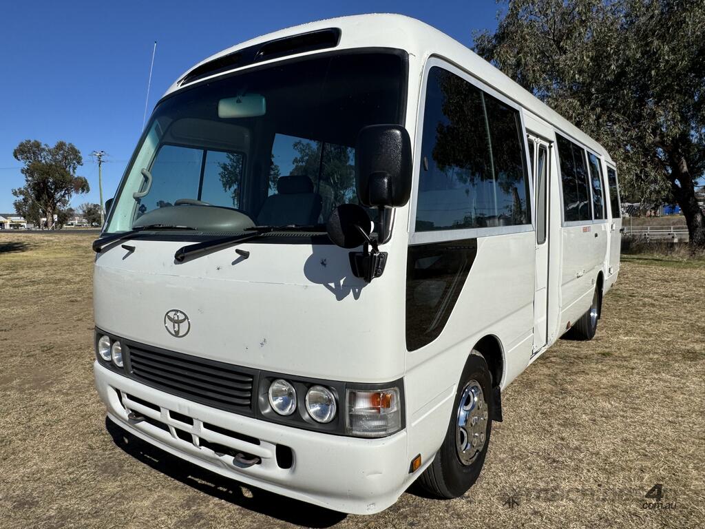 Buy Used 2000 Toyota COASTER Mini bus (1078130)