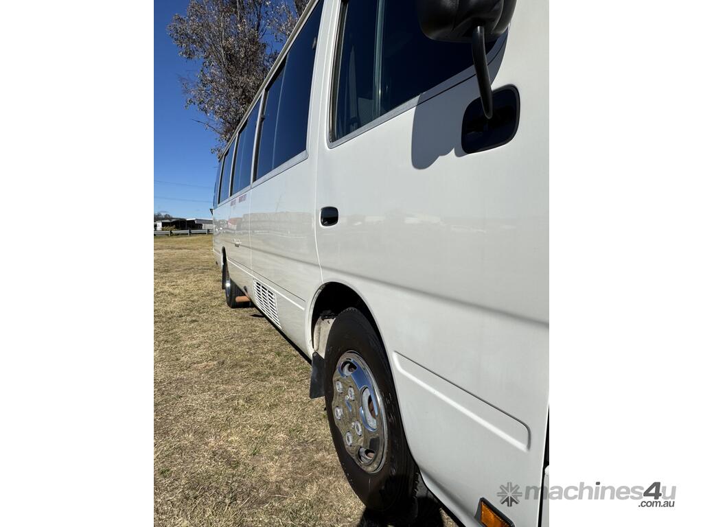 Buy Used 2000 Toyota COASTER Mini bus (1078130)