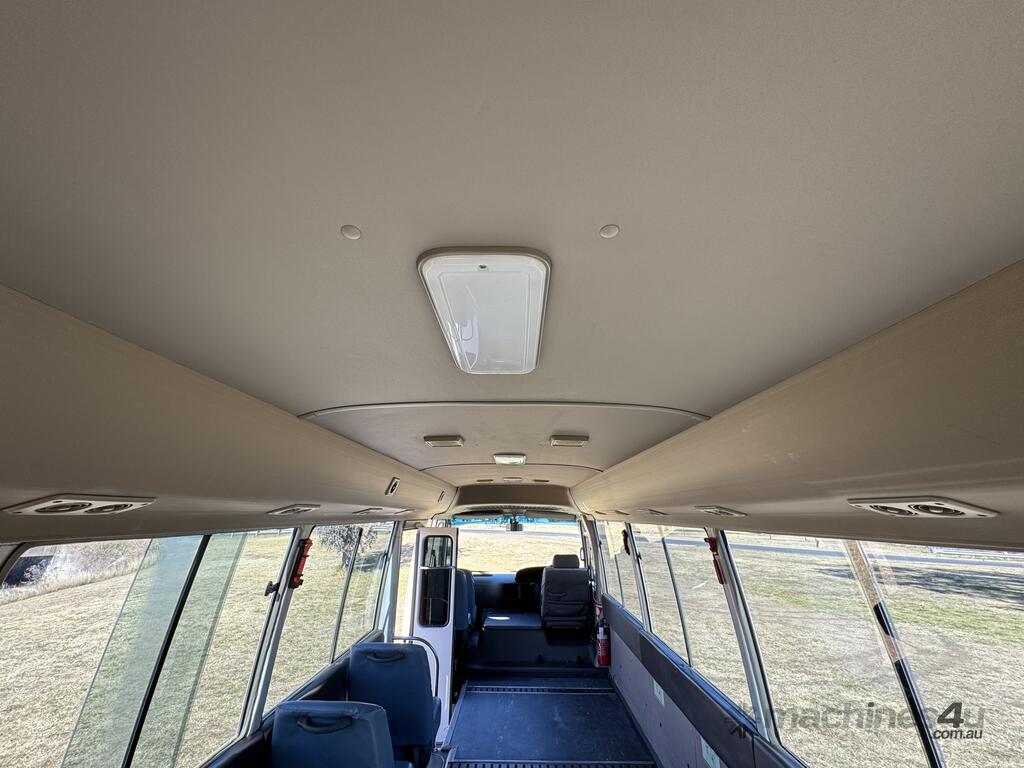 Buy Used 2000 Toyota COASTER Mini bus (1078130)