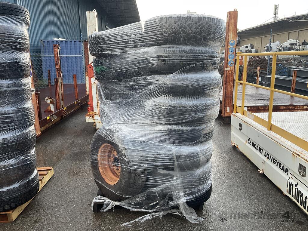 Buy Used Pallet of Assorted Rims and Tyres Truck Rims (1119730 ...