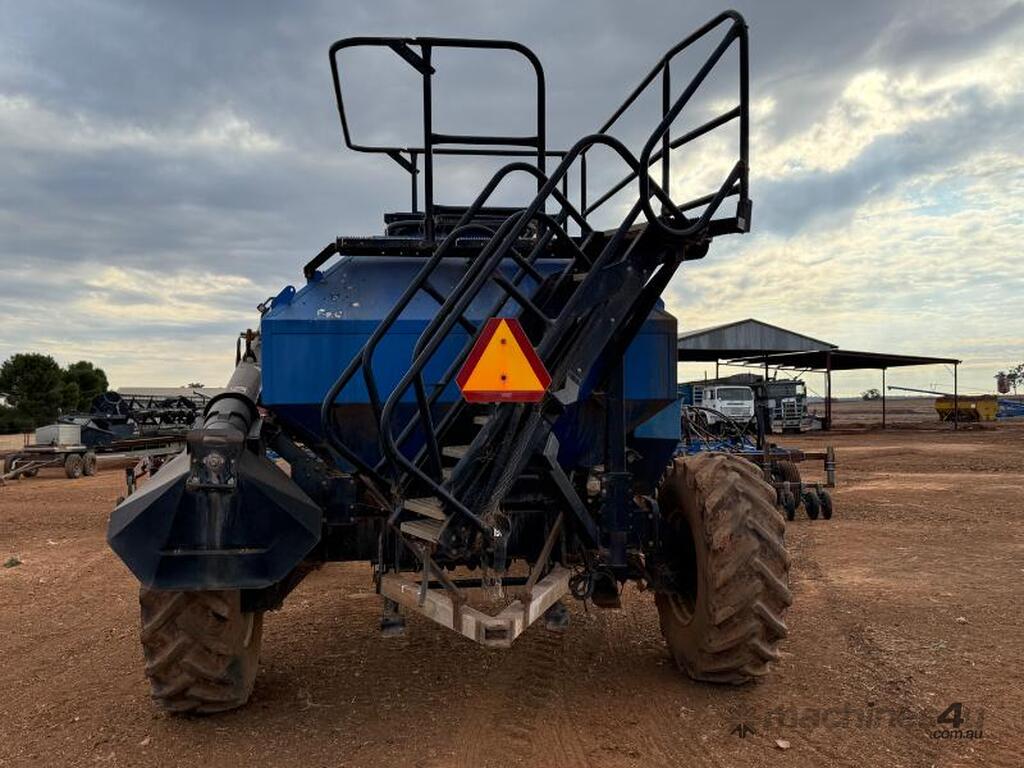 Used New Holland New Holland ST830 Air Seeder with SC180 Bin Seeding Equipment (1180130 ...
