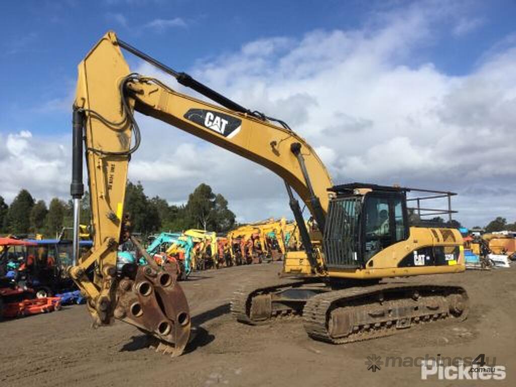 Used Caterpillar 325DL Excavator in , - Listed on Machines4u