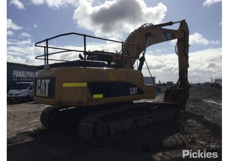 Used Caterpillar 325DL Excavator in , - Listed on Machines4u