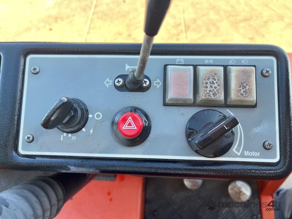 Used hako 1450d Ride On Sweeper (911130)