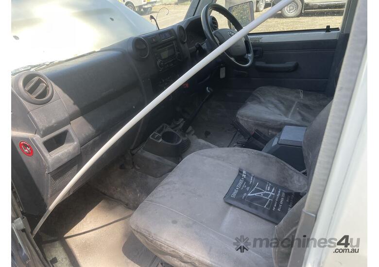 Buy New 2017 Toyota 2017 Toyota Landcruiser Workmate 4x4 Dual Cab Ute ...