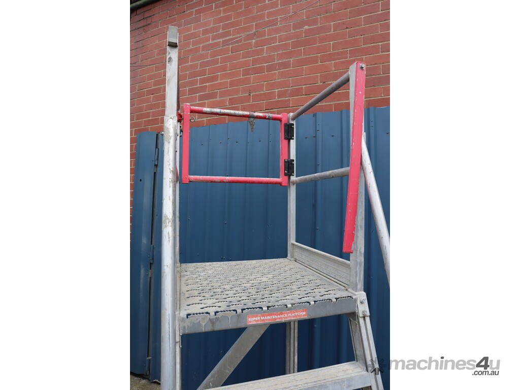 Used SafeSmart Aluminium Access Platform Ladder - SafeSmart - 1 4m ...