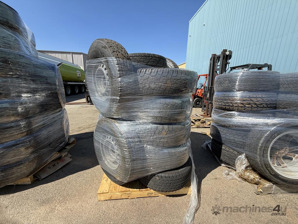 Used Pallet Of Various Sized Rims And Tyres (1095631)