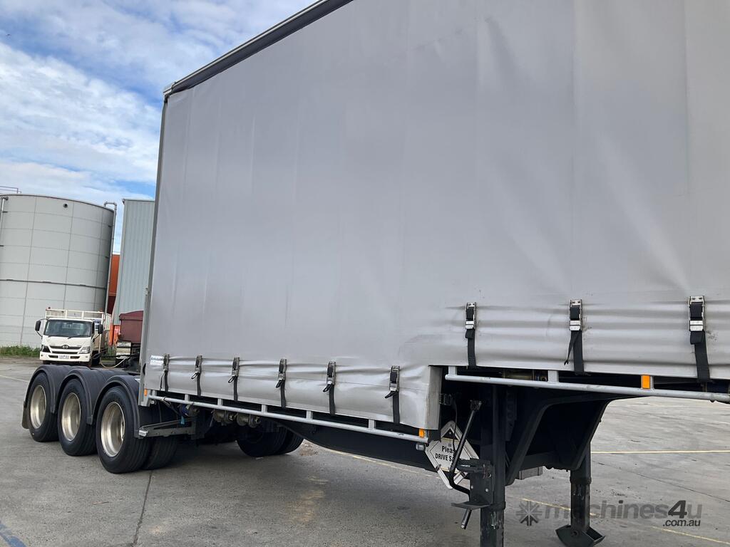 Buy Used 2022 krueger ST3-38 Trailers (1135032) - Listed on Machines4u